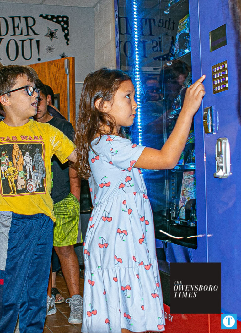 Foust Elementary unveils book vending machine, hopes to encourage ...